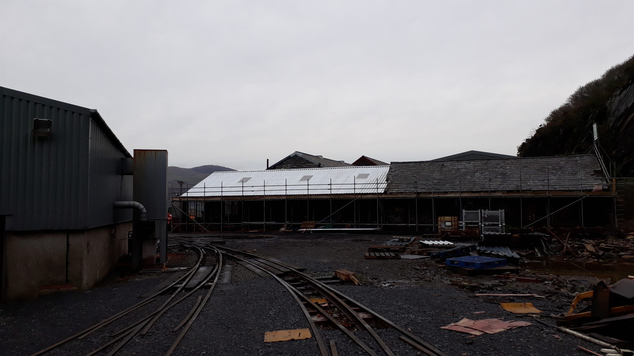 Engine Shed gets a Roof! – Inside Motion